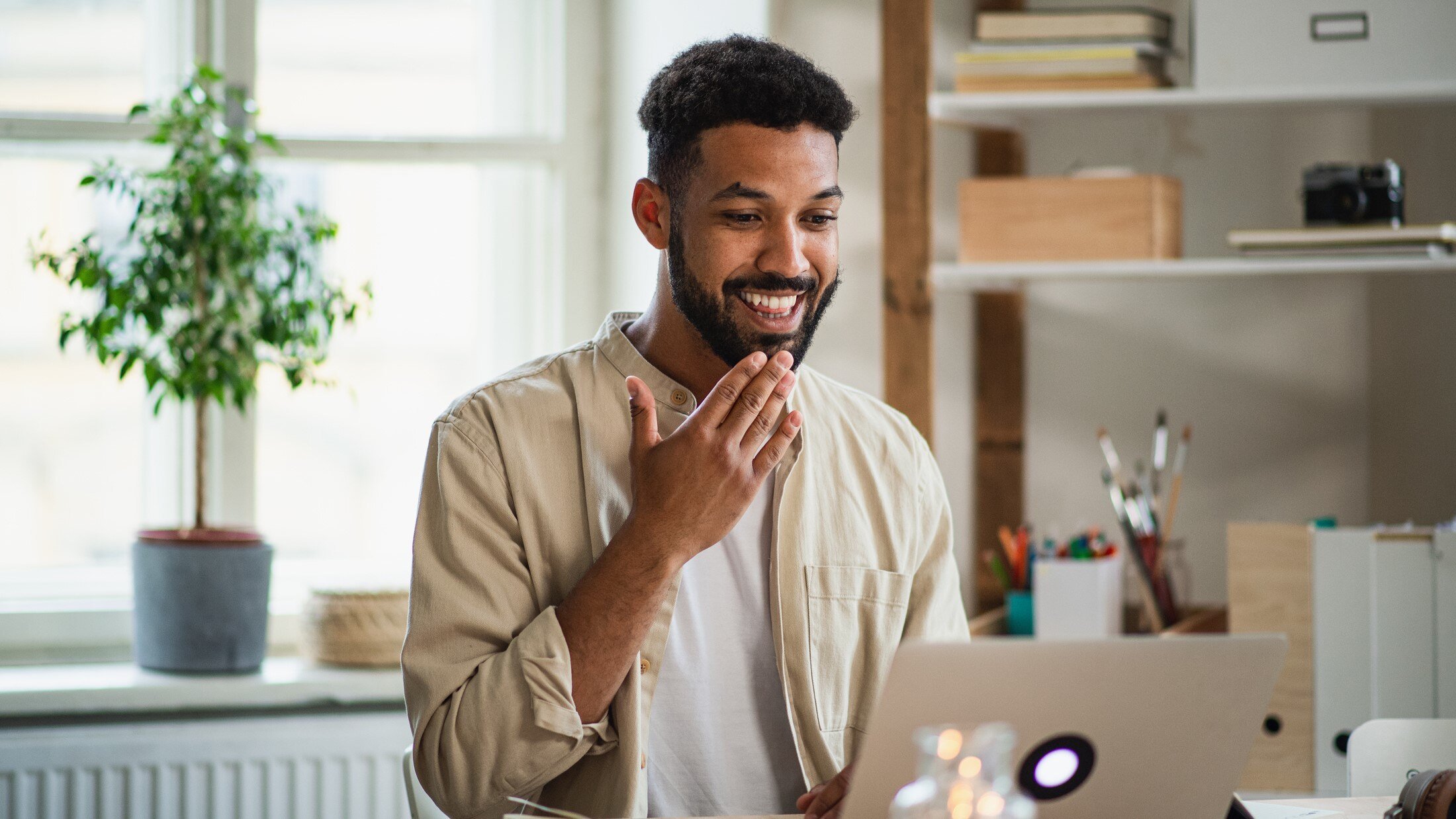 What Is the Difference Between an Interpreter and a Translator?